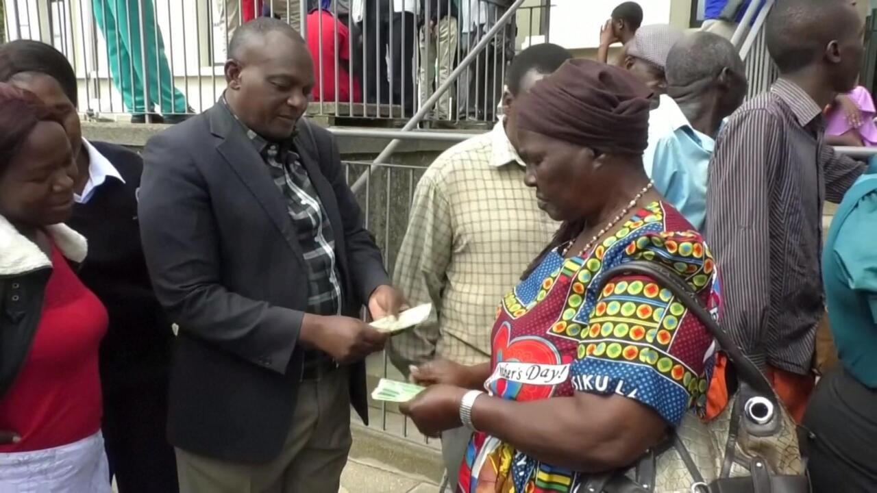 Zimbabwe issues fresh banknotes amid economic crisis - Eye on Africa