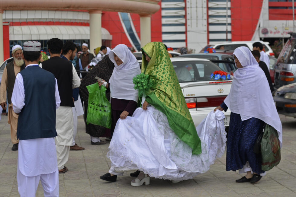 Seventy Afghan couples marry in Kabul mass wedding