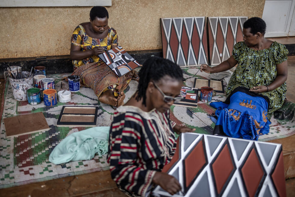 Reviving a traditional art form in Rwanda after genocide