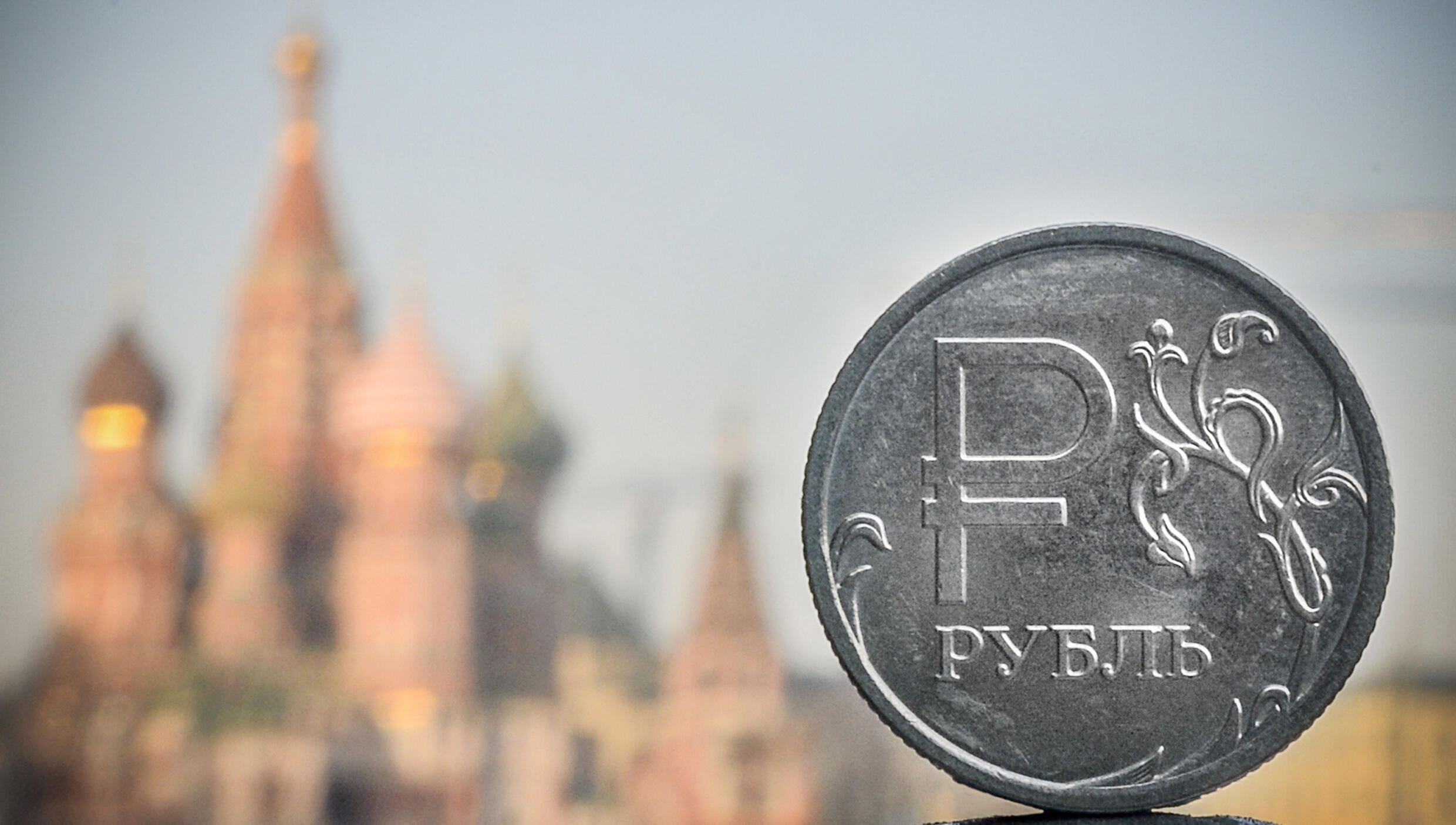 Russian central bank to meet on Tuesday as ruble tanks