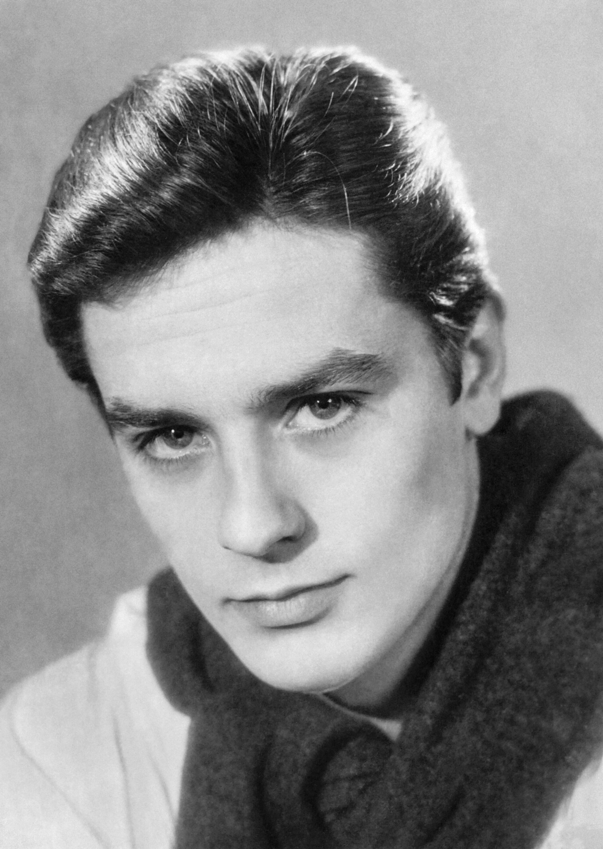 France bids farewell to screen legend Alain Delon