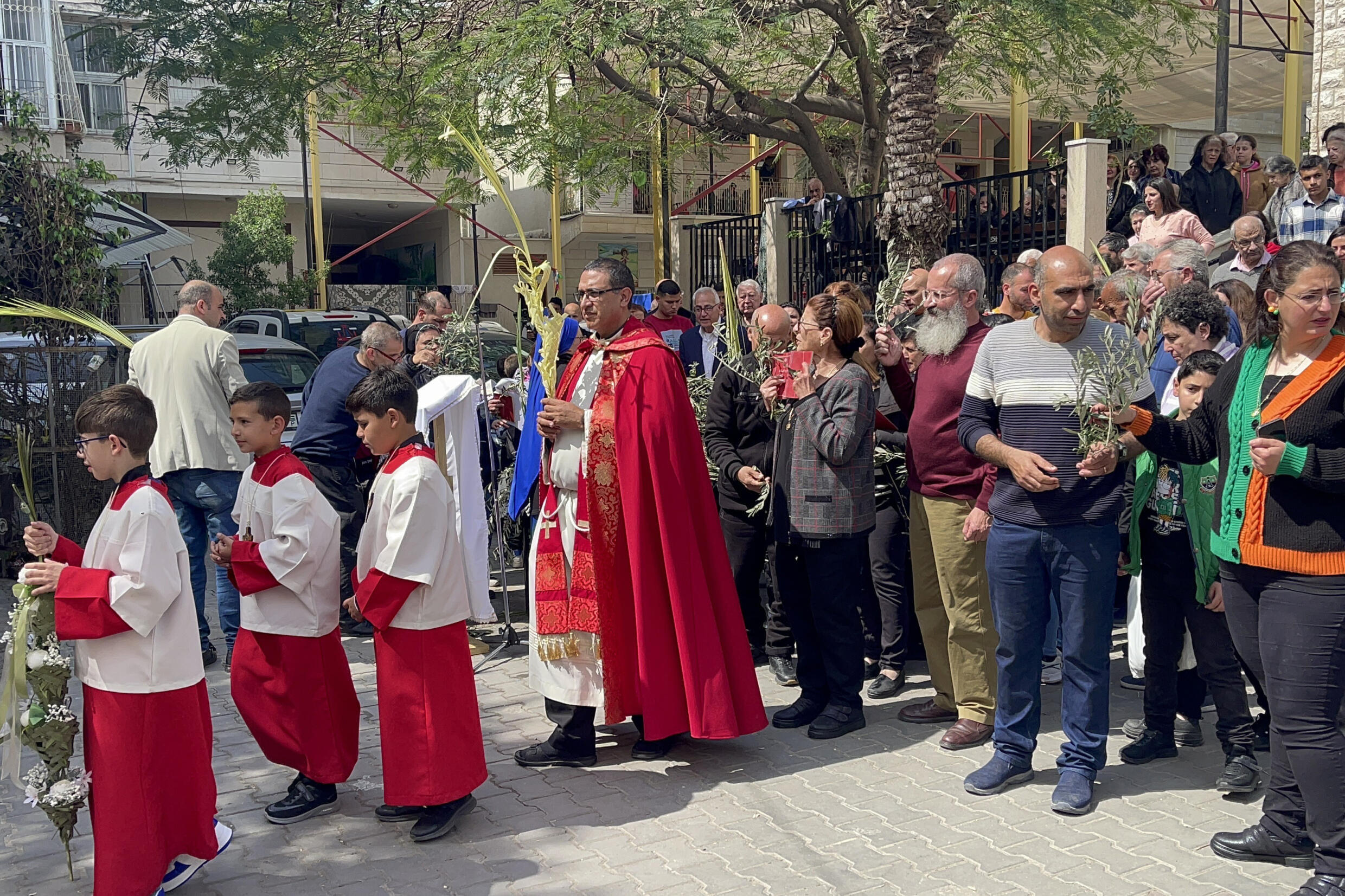 Gaza Christians ask for peace on Palm Sunday
