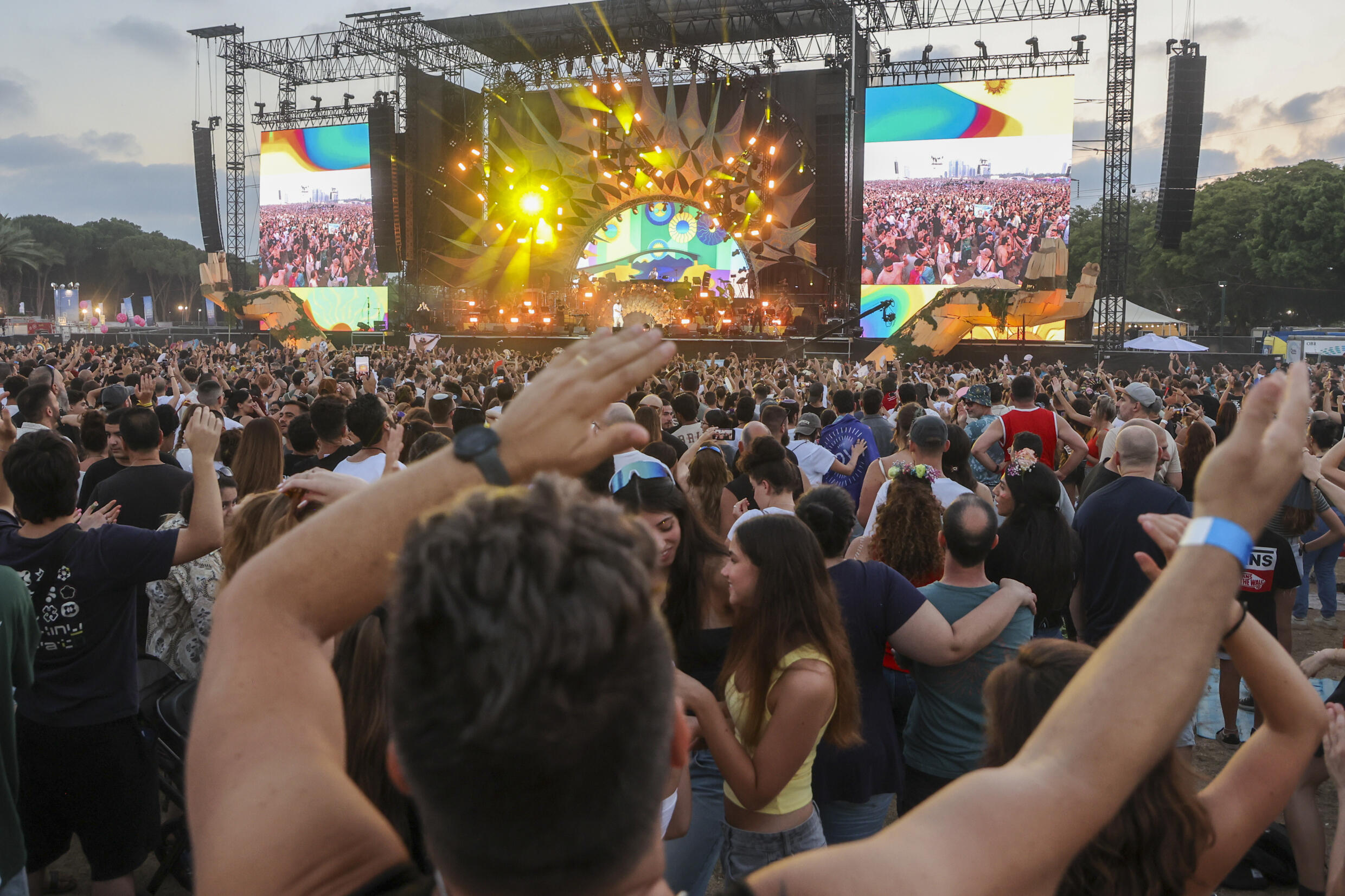 Israel conducts deadly raids backed by air strikes in northern Gaza