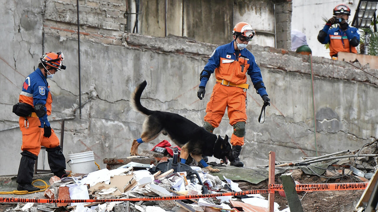 México: Tareas de rescate continuarán más allá de las horas clave