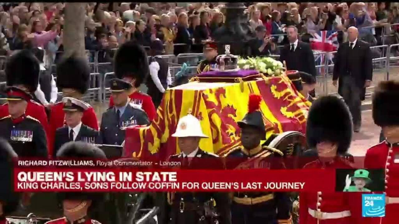 Procession of Queen Elizabeth II's coffin underway in London - France 24
