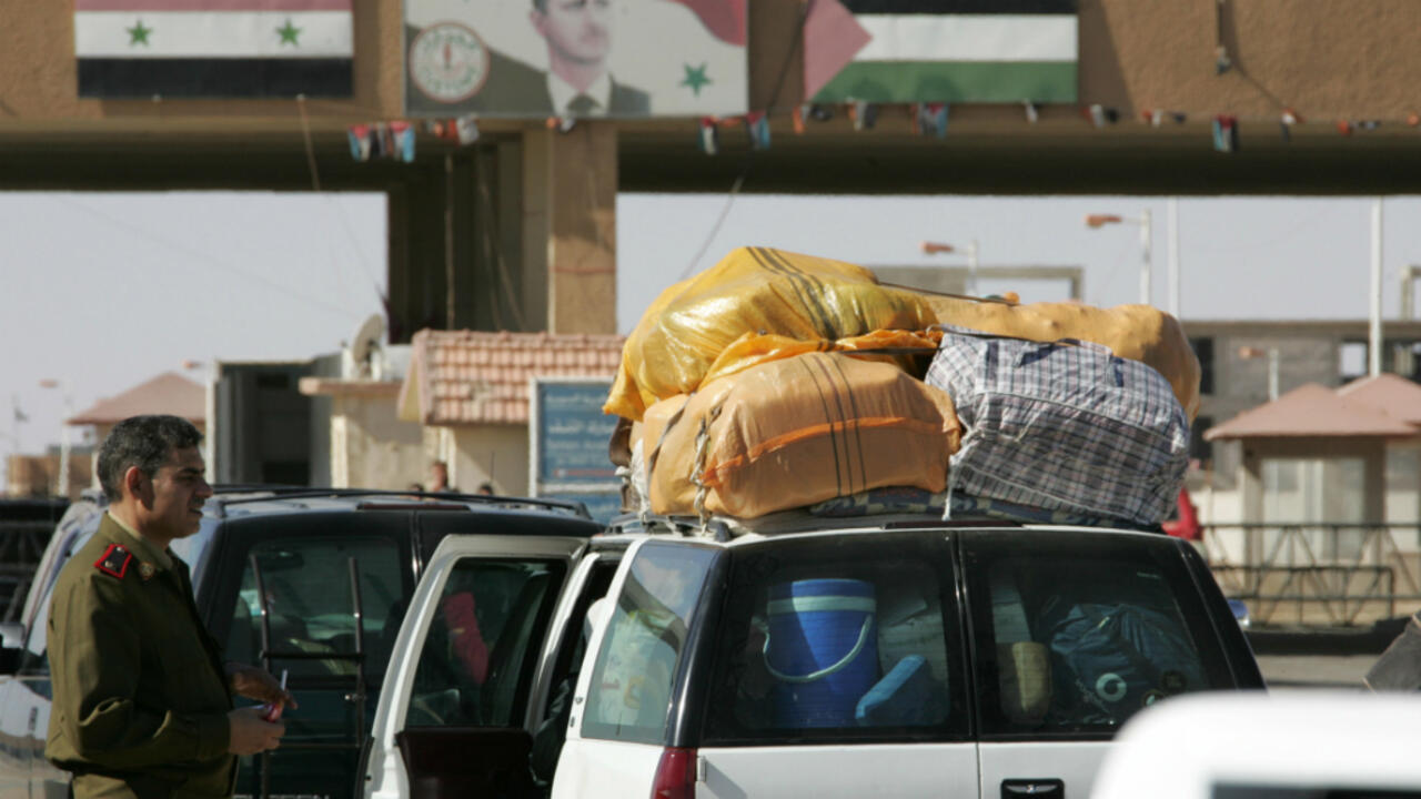 IS group seizes last Iraq border crossing held by Syrian regime