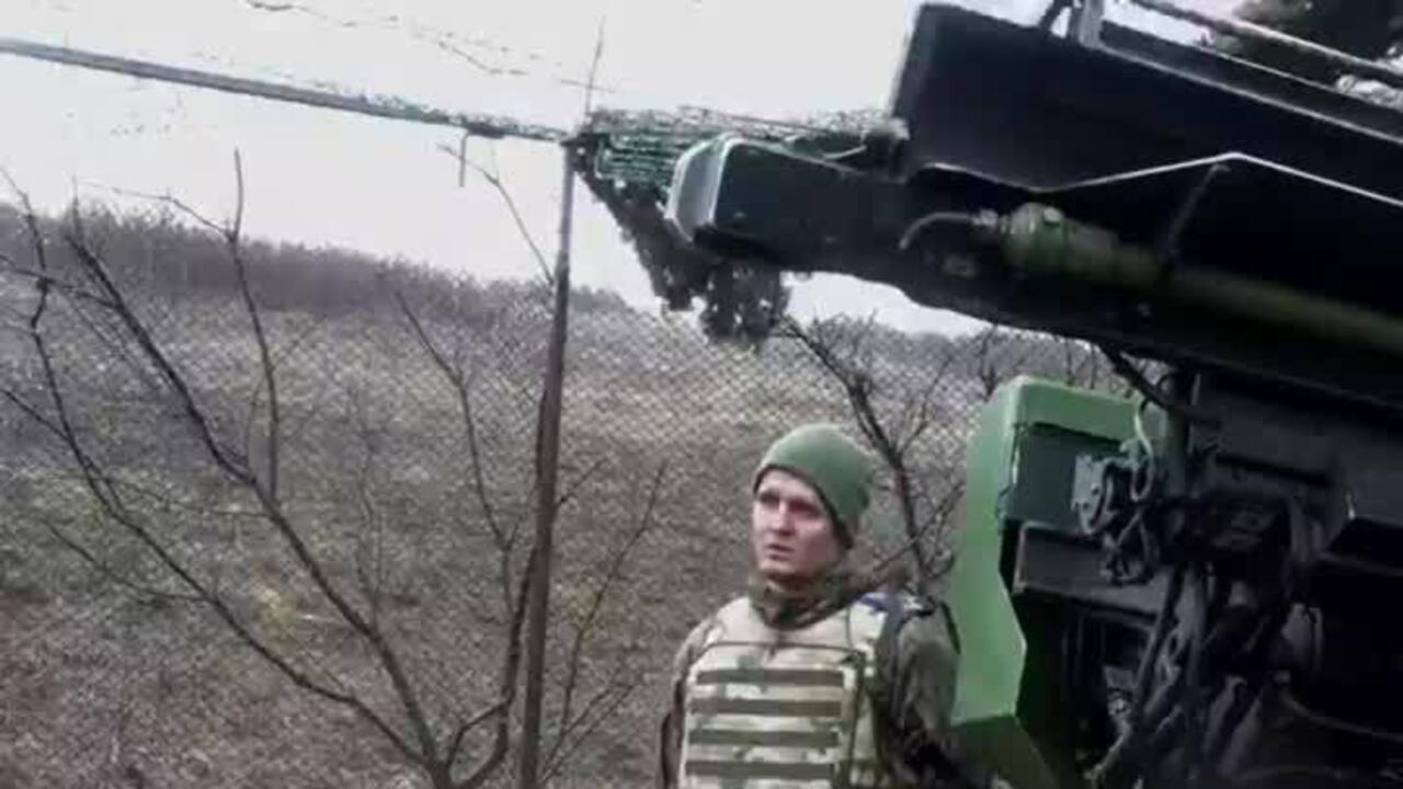 Ucrania busca hacer frente a la superioridad numérica de los soldados ...