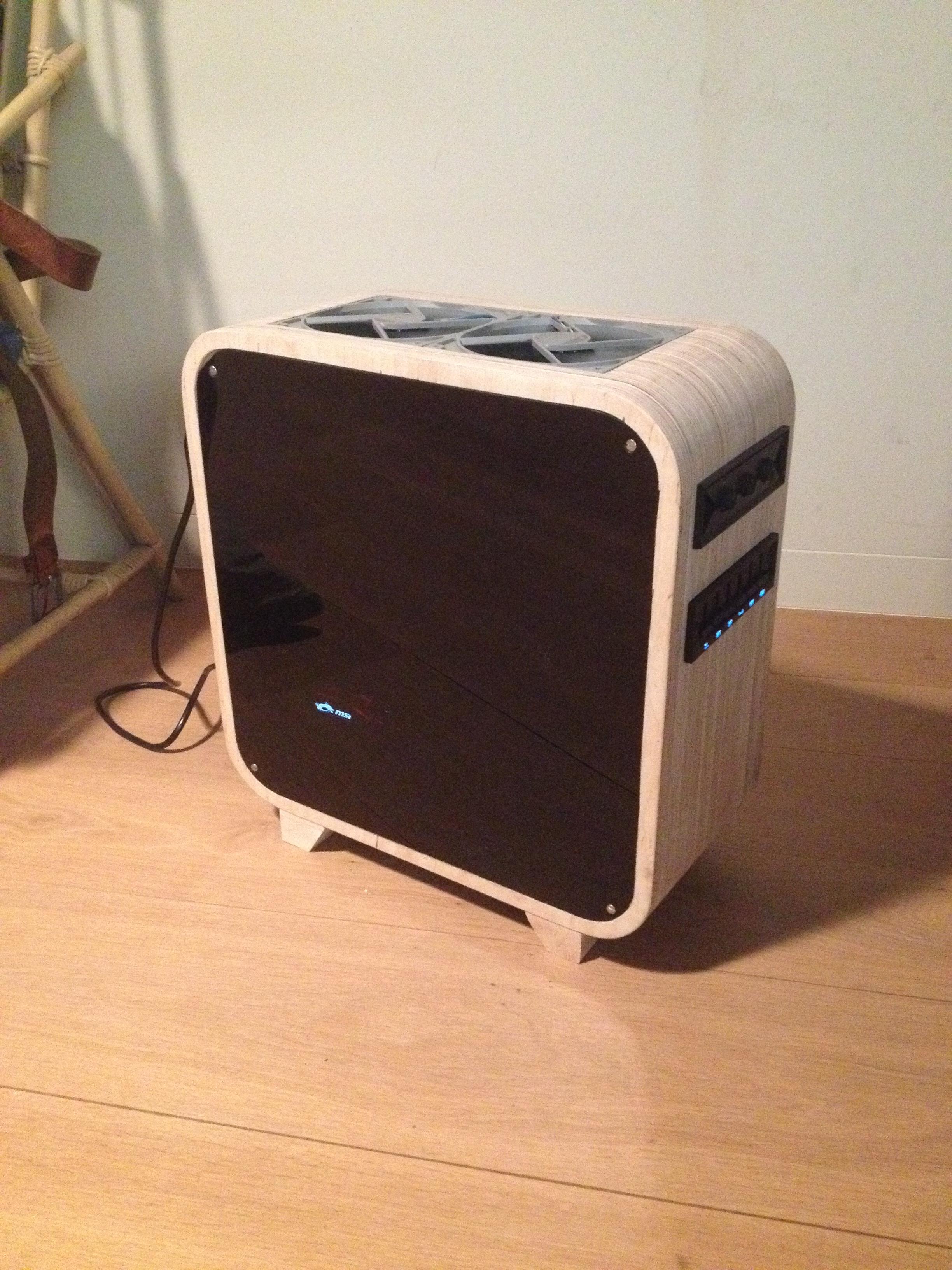 Un internaute construit son PC en bois et imagine le plus bel ...