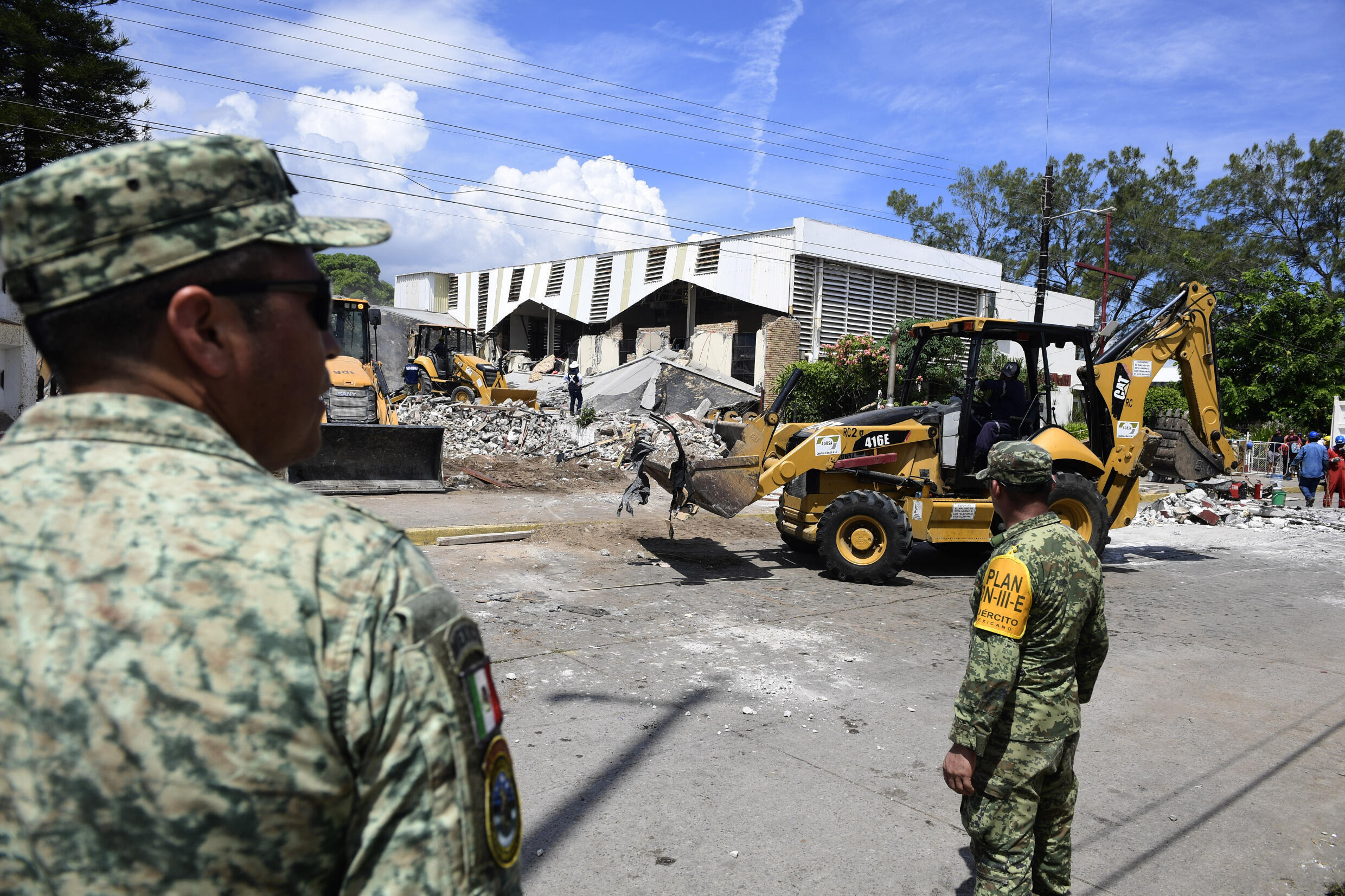 Death toll from Mexico church roof collapse rises to 11