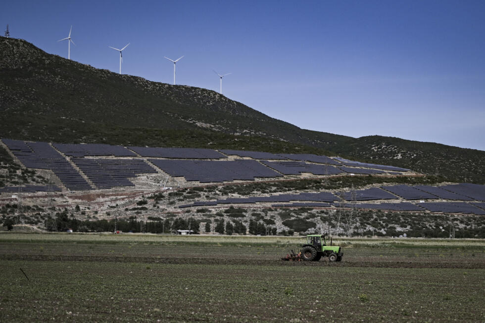 Sunny Greece struggles with solar energy overload