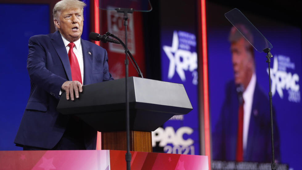 Trump returns to political stage, hints at 2024 run at conservative ...