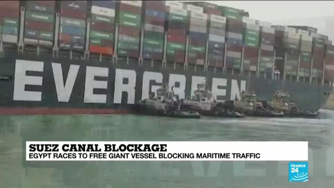Diggers and dredgers fail to budge wedged Suez ship - France 24