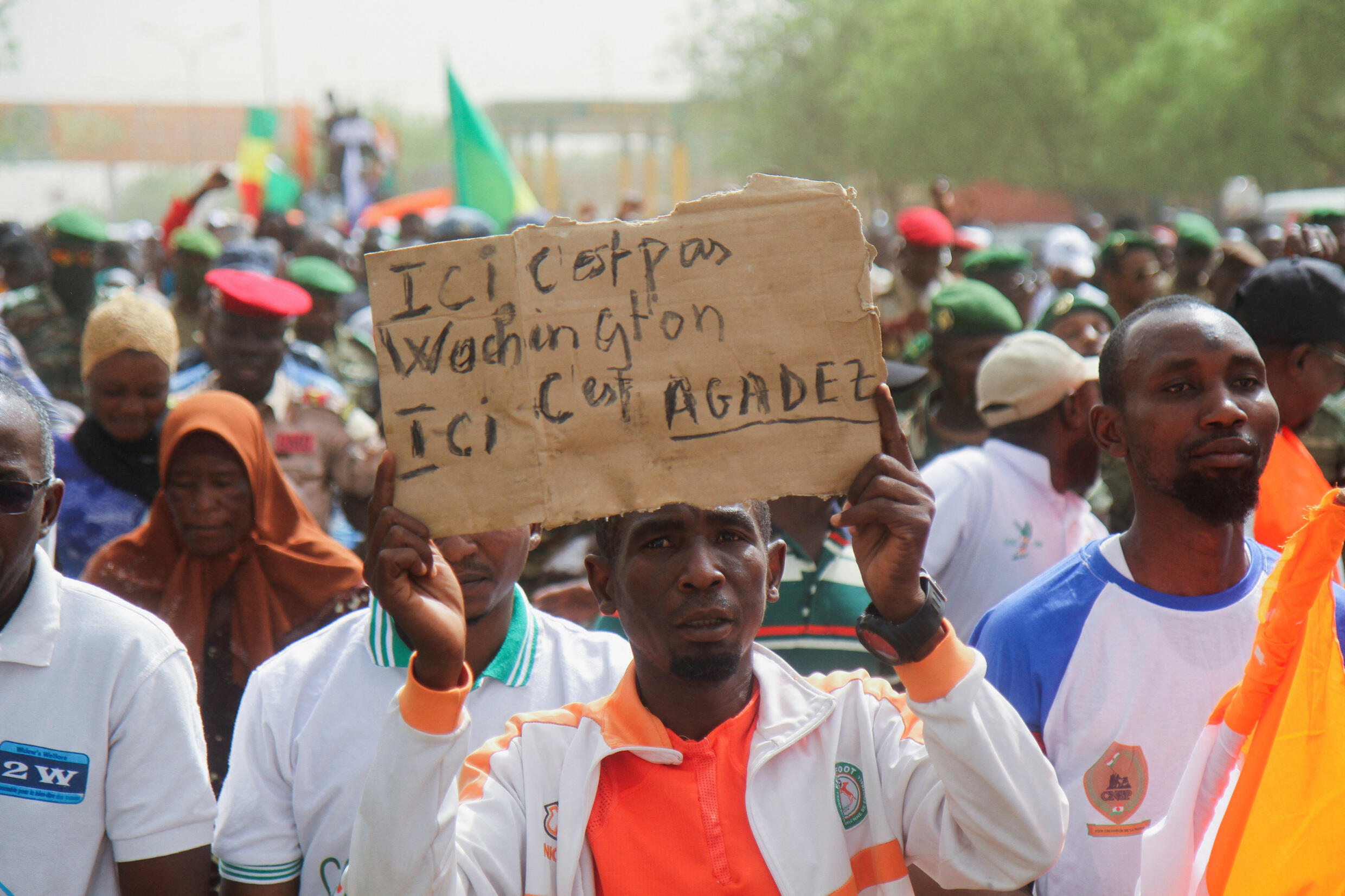 Thousands protest in Niger demanding immediate withdrawal of US troops