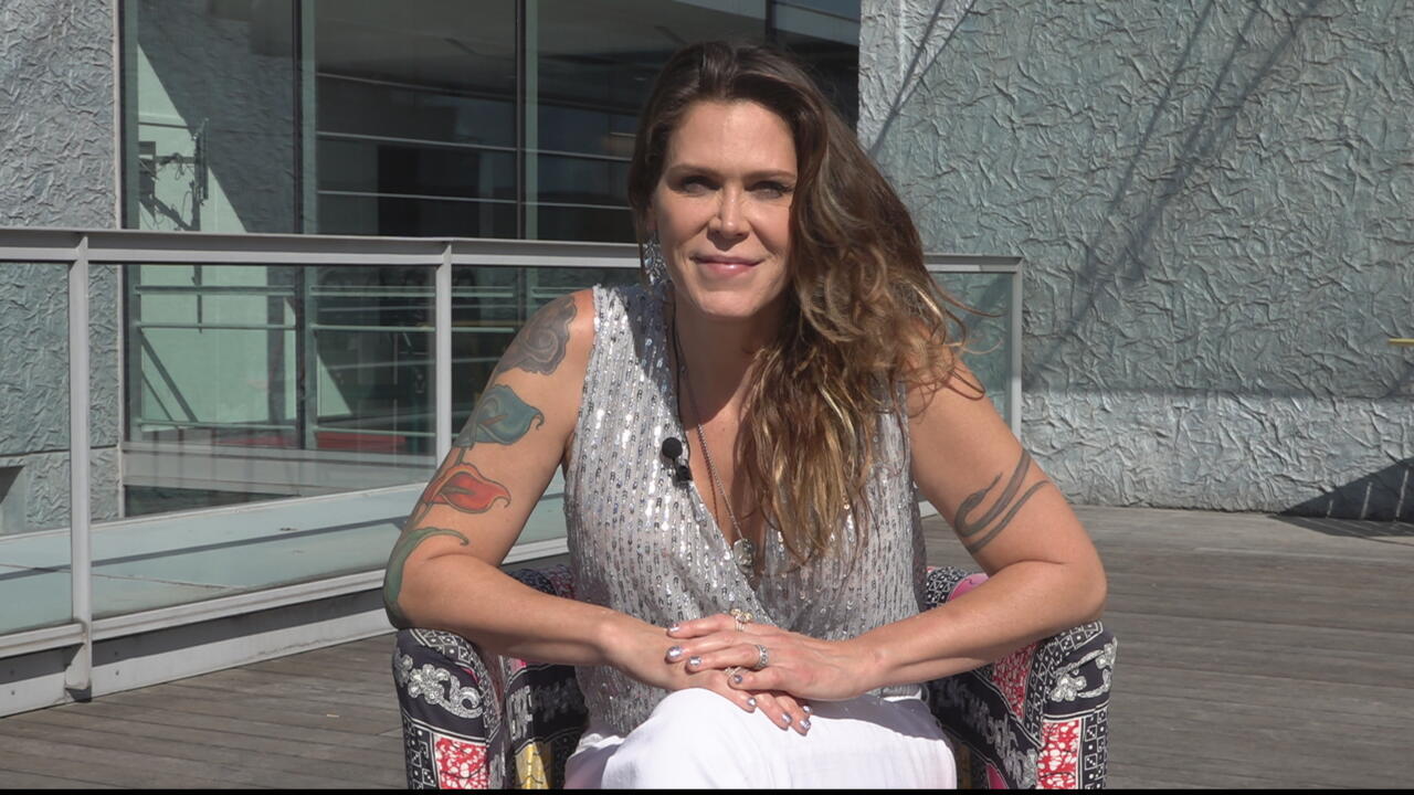 Singer Beth Hart: 'We're supposed to be messy and a little bit naughty ...