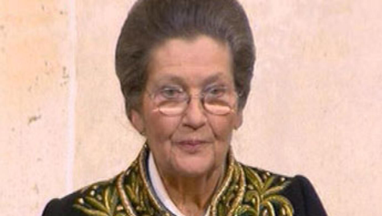 Holocaust survivor Simone Veil joins Académie Française