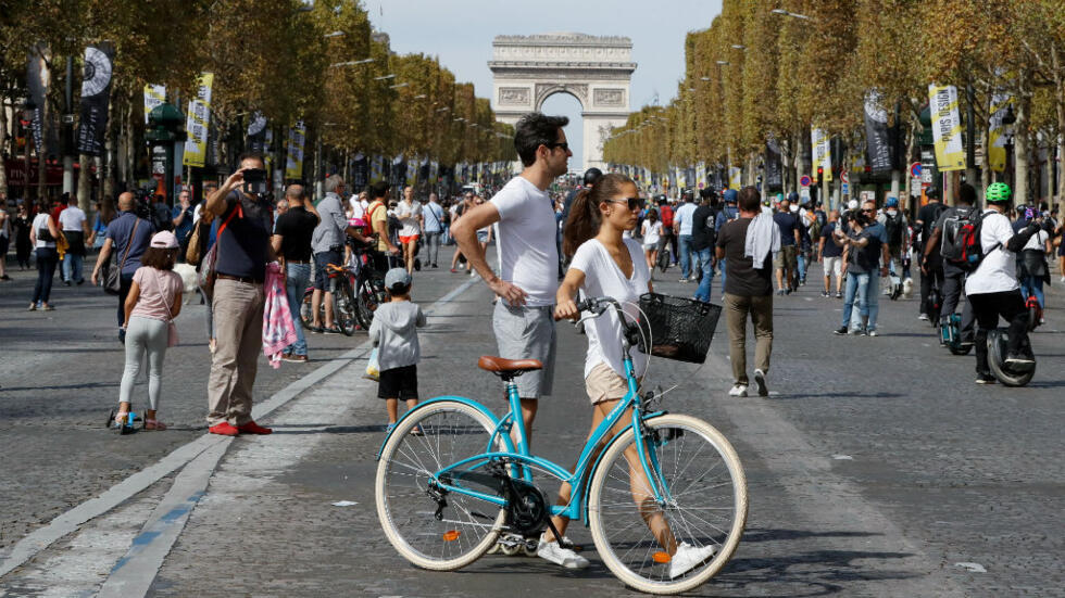 Paris bans cars for the day, asks Europe to join in