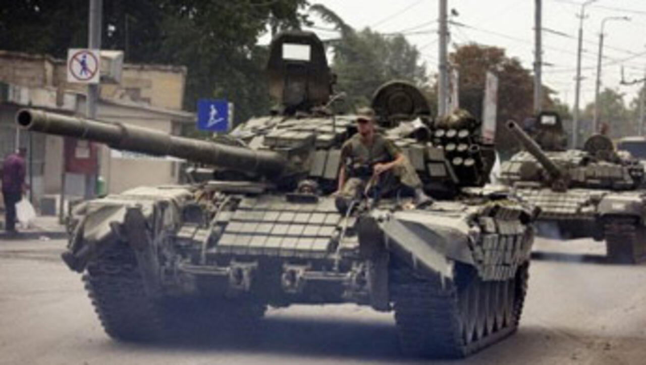 Russian troops 'push' into Georgia