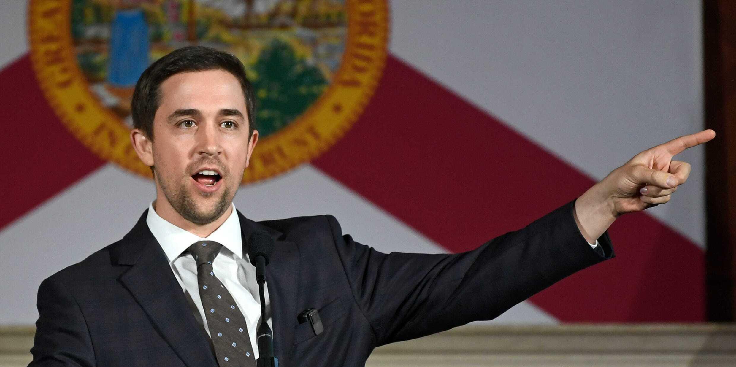 Chris Rufo, le conservateur qui revendique "le scalp" de la directrice ...