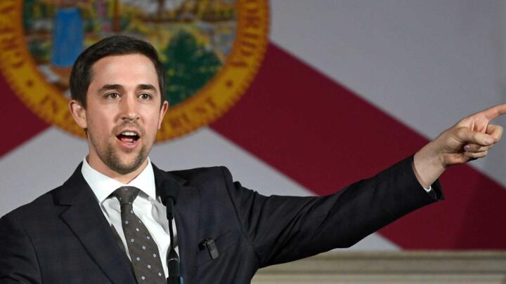 Chris Rufo, le conservateur qui revendique "le scalp" de la directrice ...