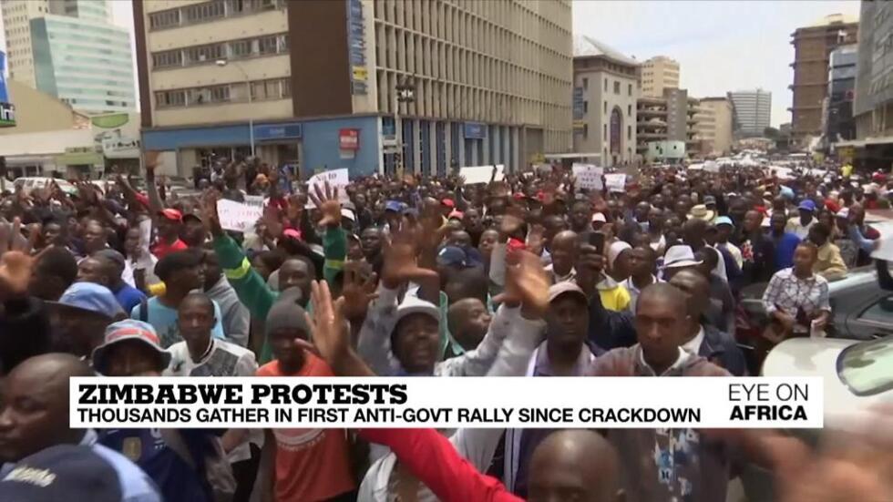 Zimbabwe protests: Thousands gather in first anti-government rally ...