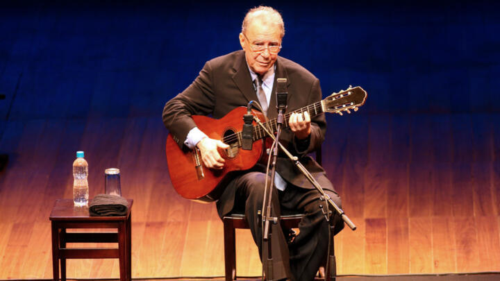 Brazilian bossa nova pioneer Joao Gilberto dies at 88