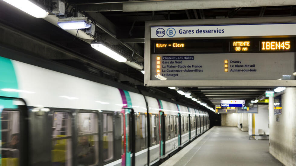 Rail service connecting Charles de Gaulle Airport and Paris suspended