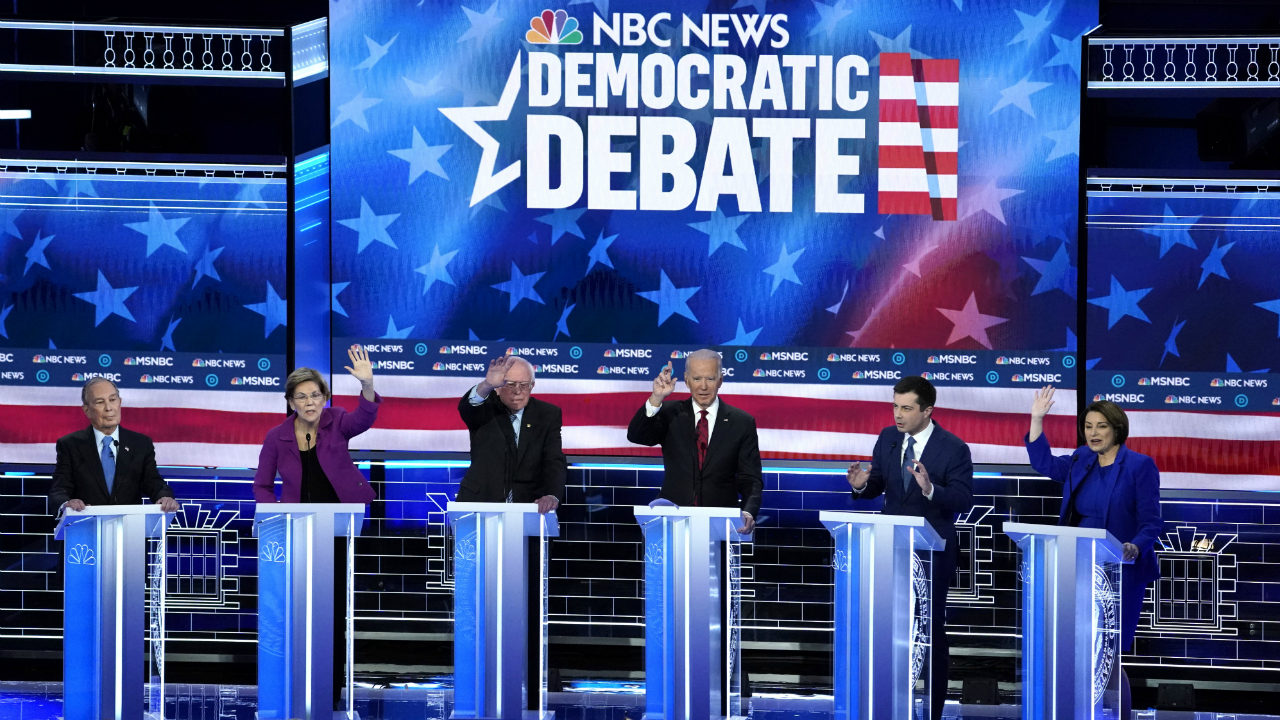 Michael Bloomberg fue el centro de los ataques en el debate demócrata ...