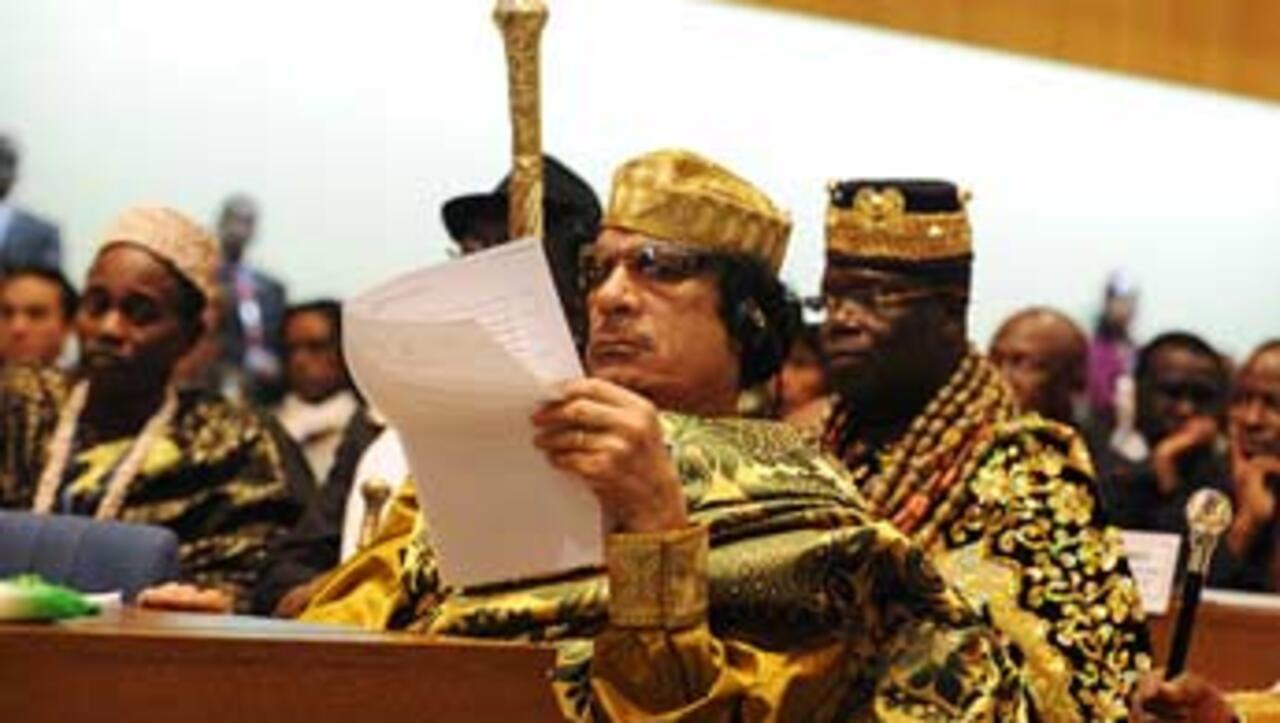 Gaddafi's union plans divide leaders, extend summit