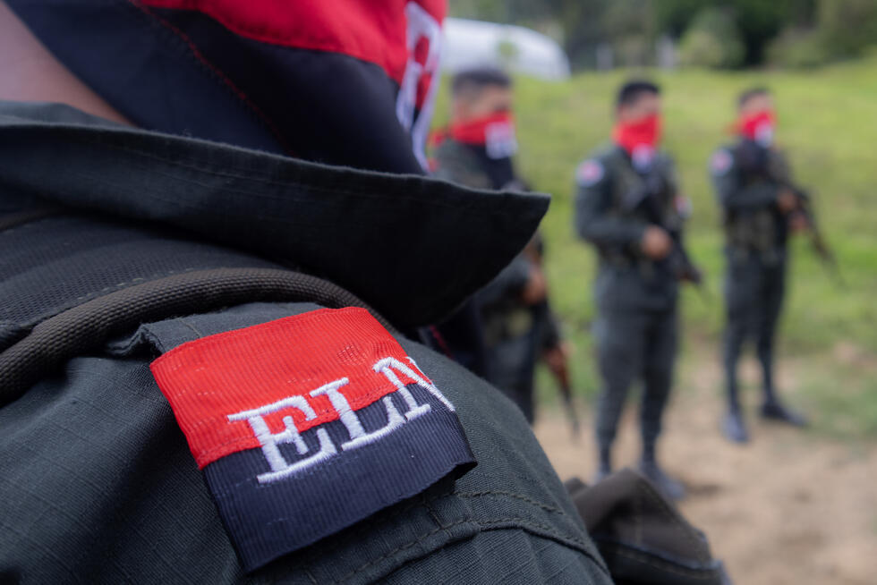 Colombian guerrillas warn of 'total war' as peace plan falters