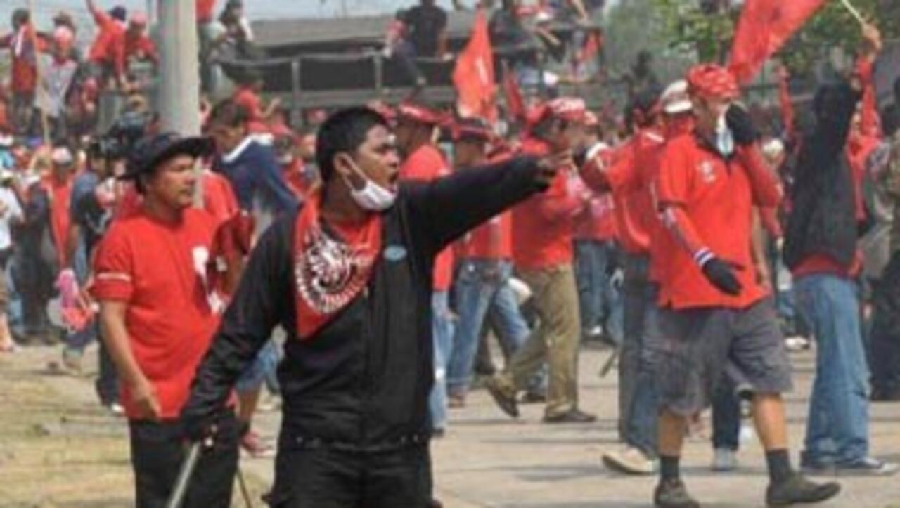 Protesters force blocked TV channel back on air