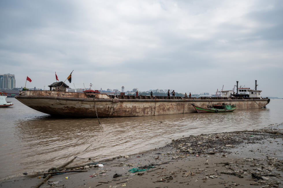 En Birmanie, avec les chasseurs d'épaves du fleuve Yangon