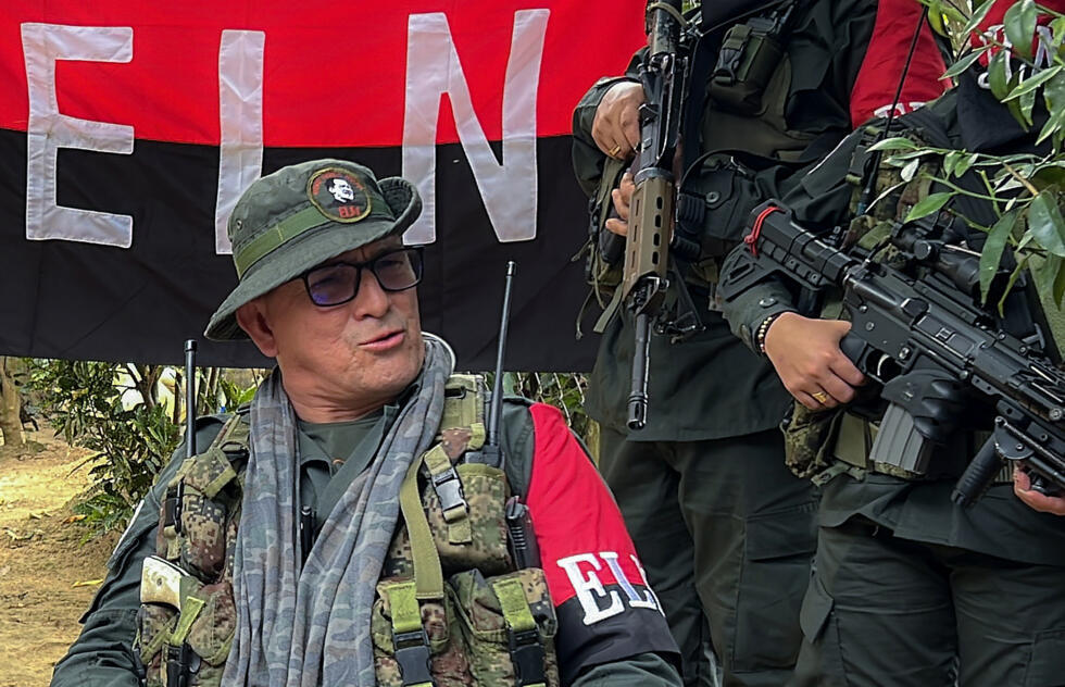 Colombian guerrillas warn of 'total war' as peace plan falters