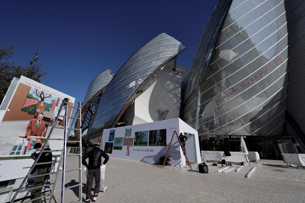 🌟The Bright Side: Paris museum celebrates David Hockney with 'biggest ...