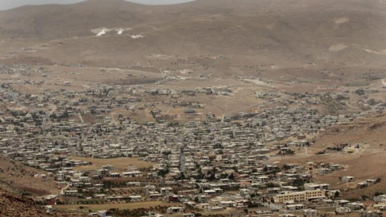 Lebanese army fires at Syrian aircraft after border raid