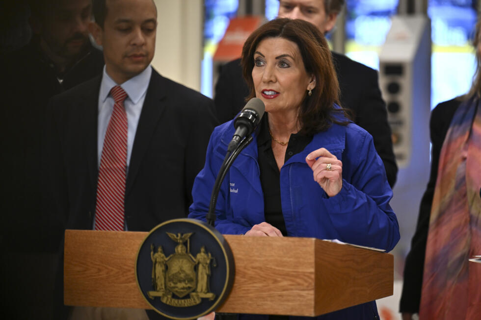 No immediate ruling on 'unusual' move to drop New York mayor corruption ...