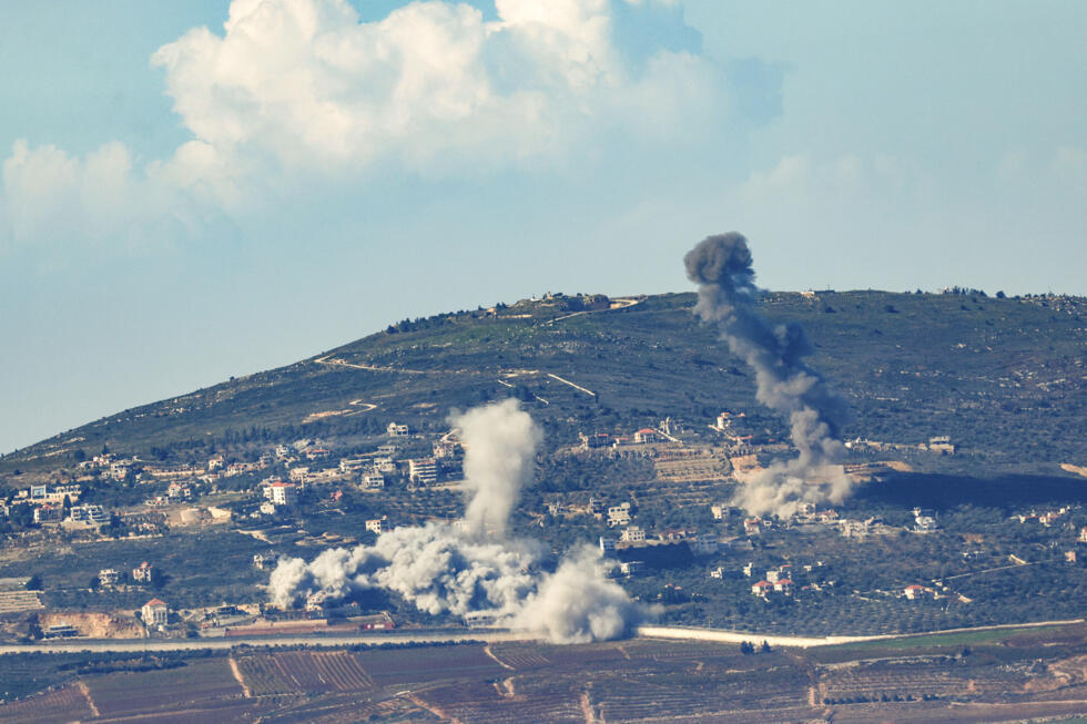 Gunfire, air strikes as Israel pushes south against Gaza militants