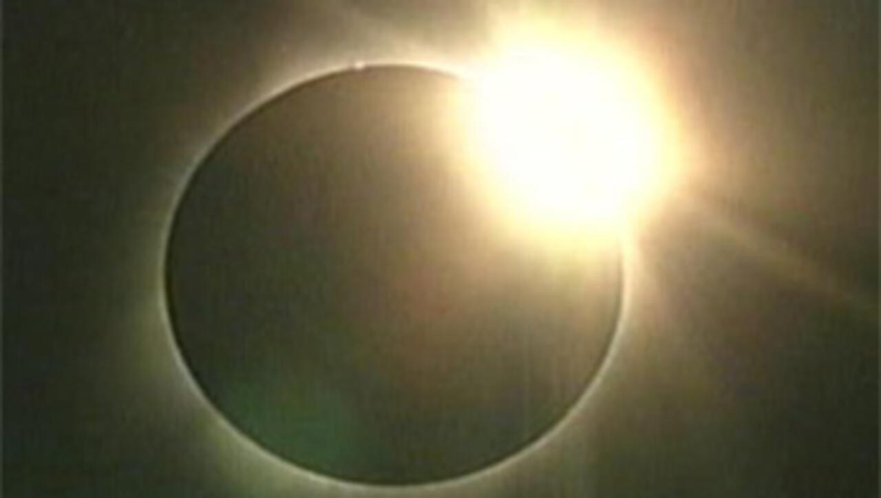 Western China awaits total solar eclipse