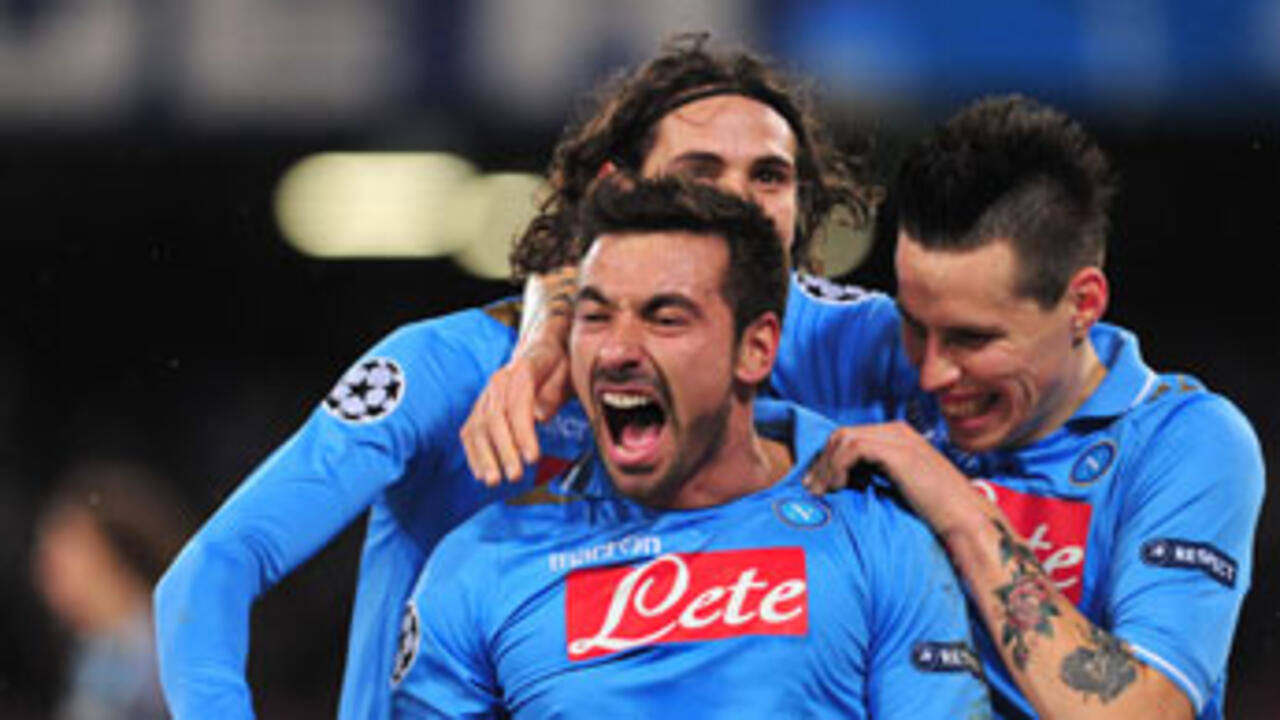 Napoli pile pressure on Chelsea with 3-1 victory