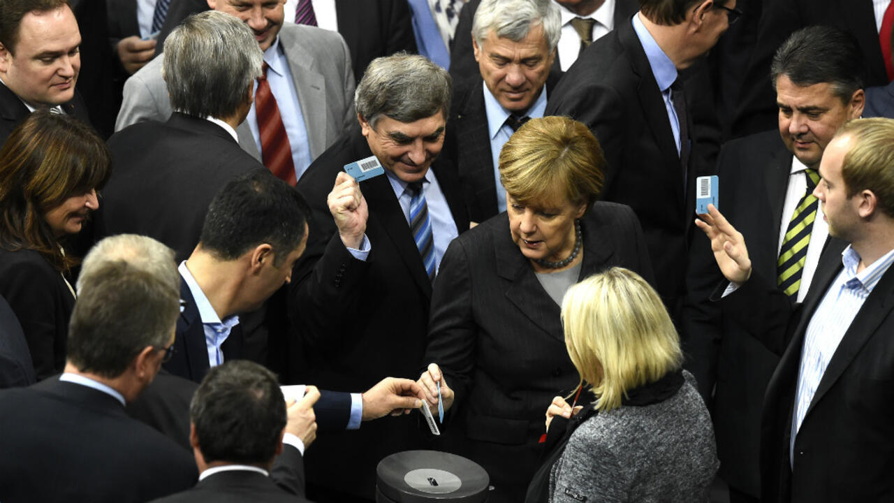 German MPs approve military action against IS group in Syria