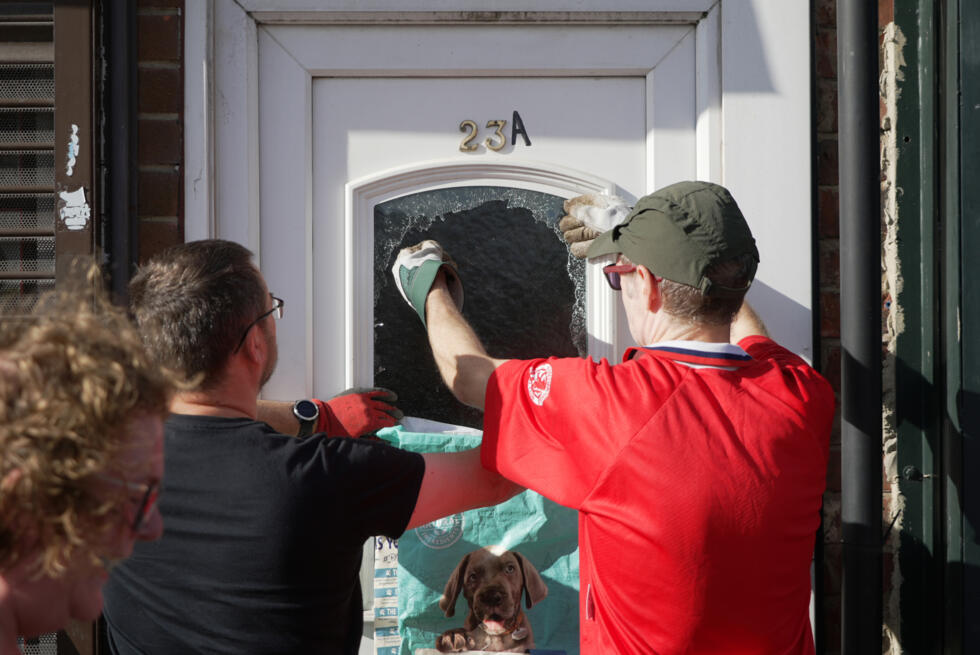 Fears of violence greet return of English football season