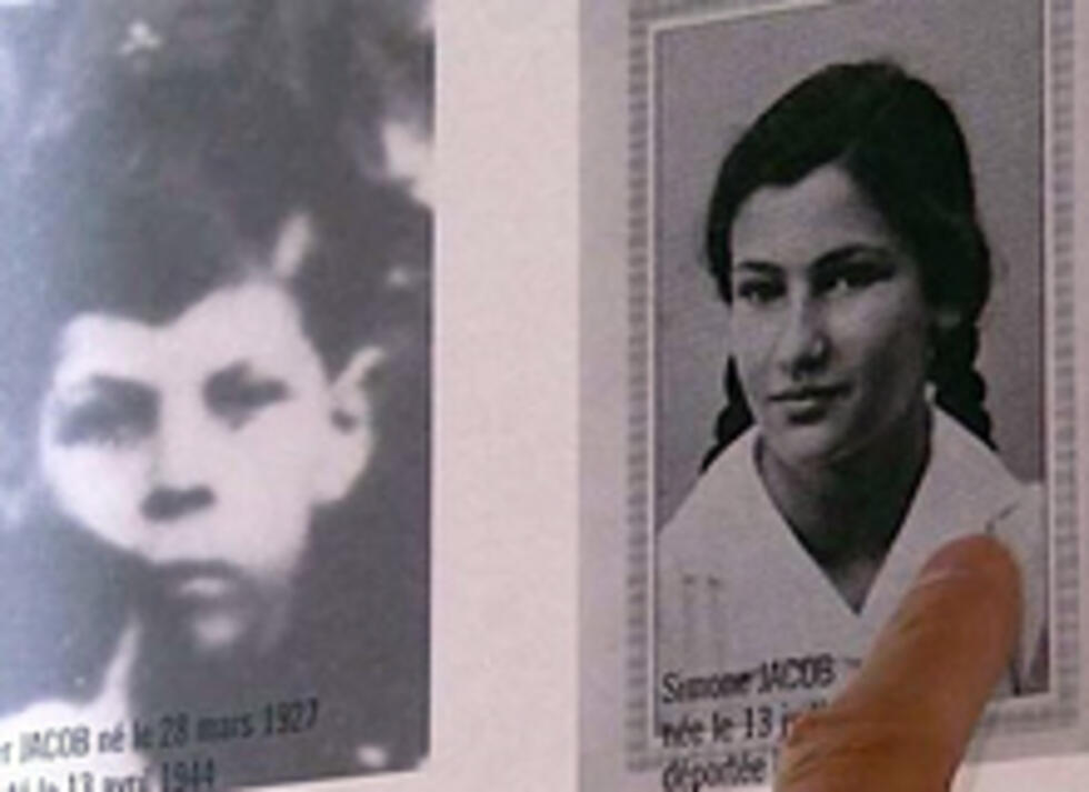 Holocaust survivor Simone Veil joins Académie Française