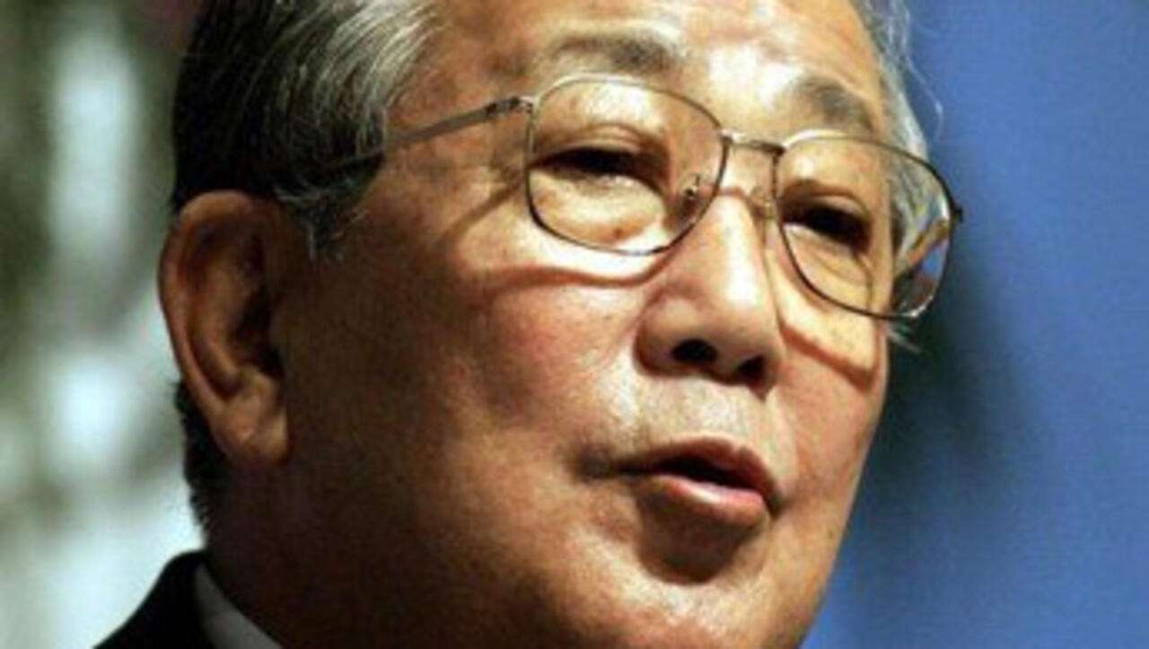 Management guru takes over at debt-ridden Japan Airlines