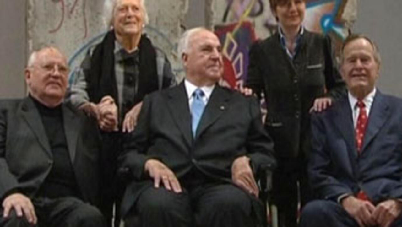 Kohl, Gorbatchev et Bush se retrouvent à Berlin 20 ans après la chute ...