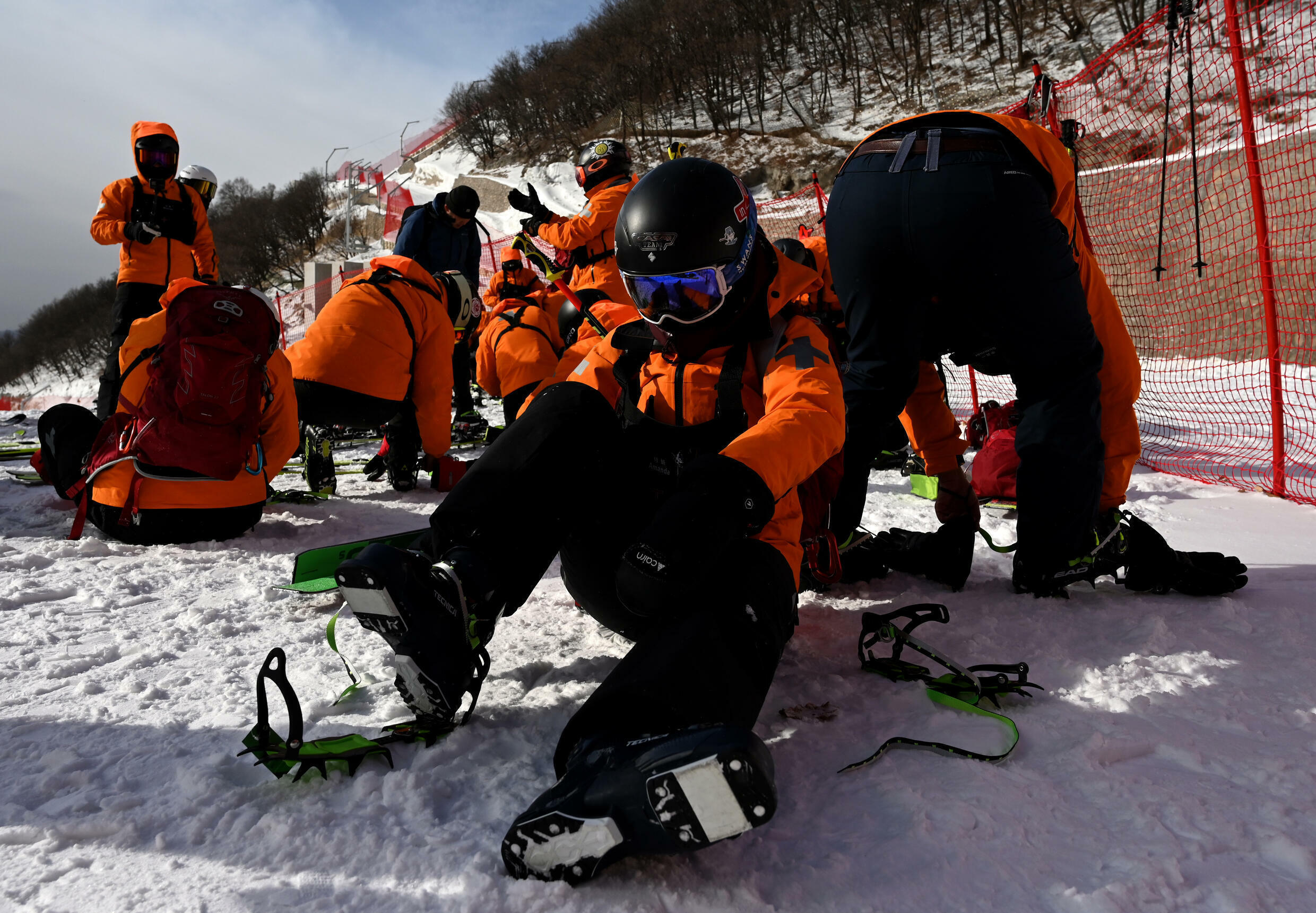 Chinese trauma doctors perfect ski skills for Olympics