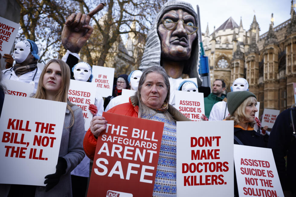 British MPs vote assisted dying law through to next stage