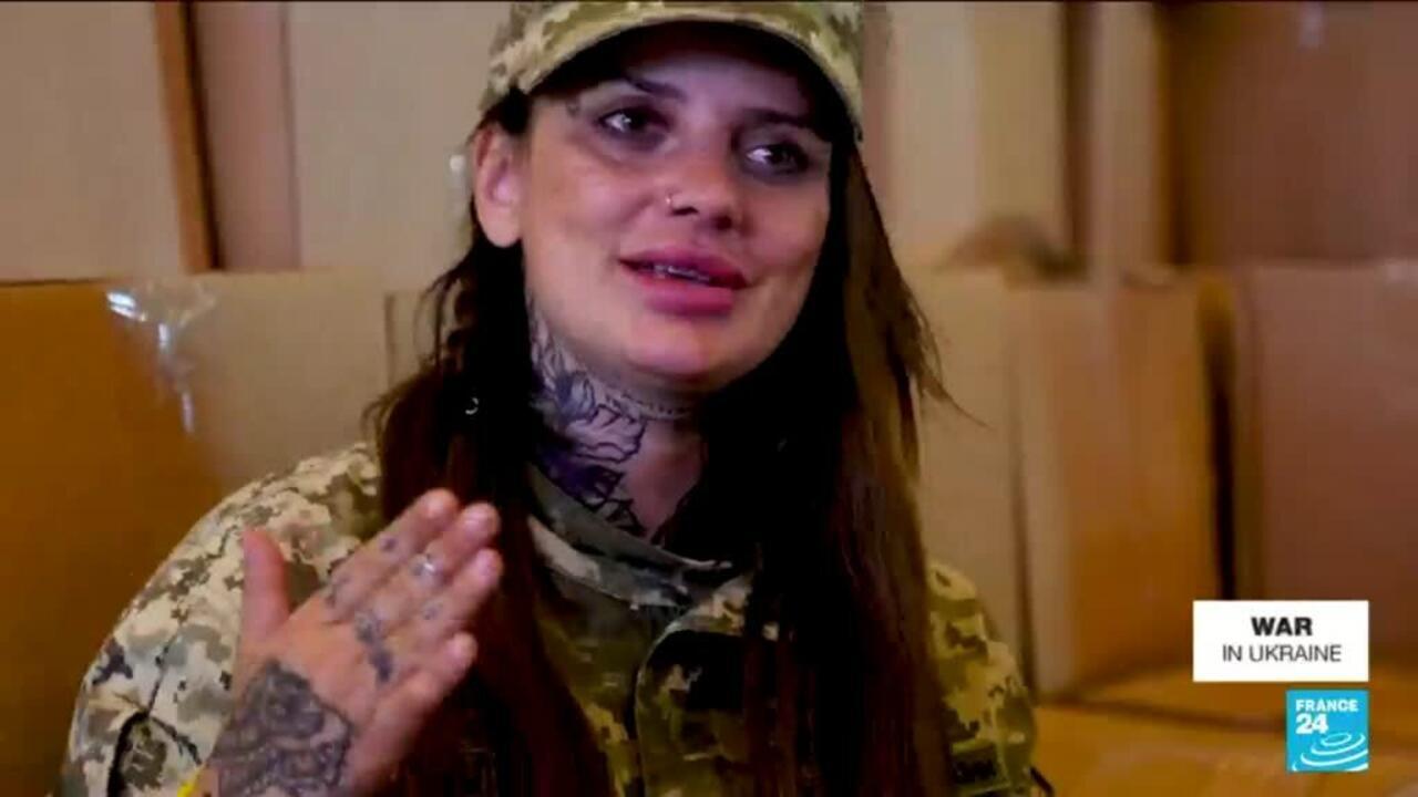 Charity helps equip the women fighting on Ukraine's front line - France 24