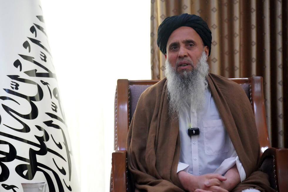 Afghan Taliban government swaps prisoners with US