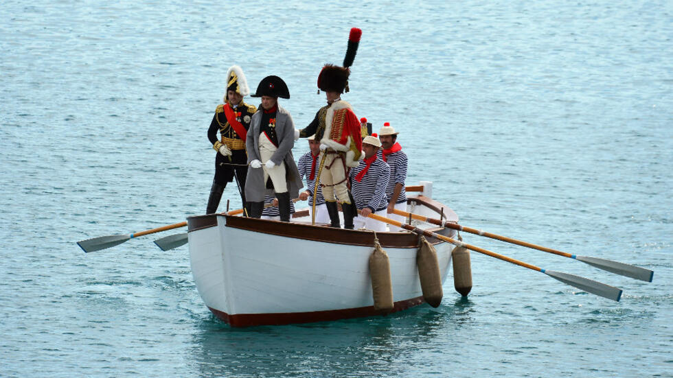 Napoleon re-enacts escape from Elba, 200 years on