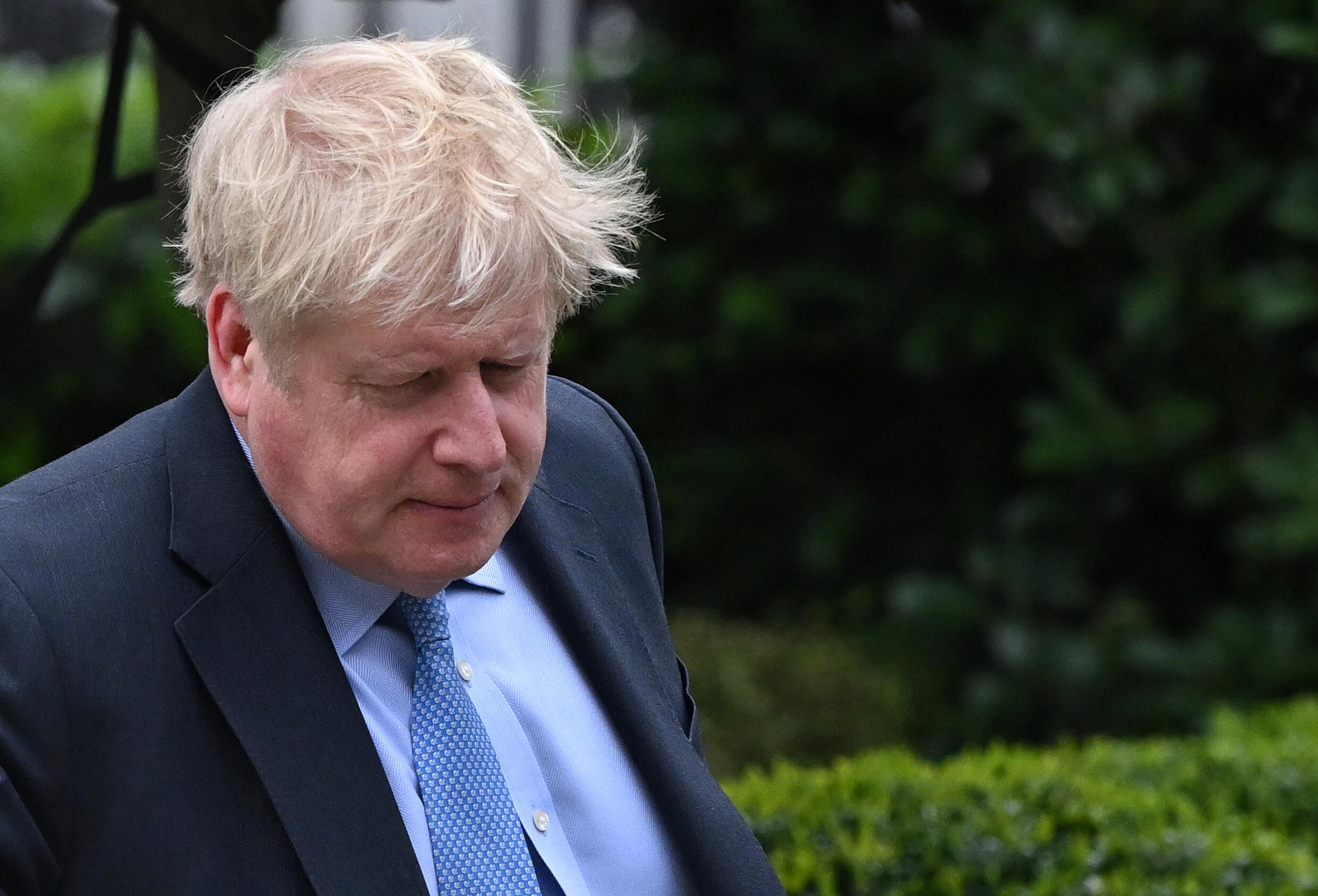 BBC boss quits over Boris Johnson loan