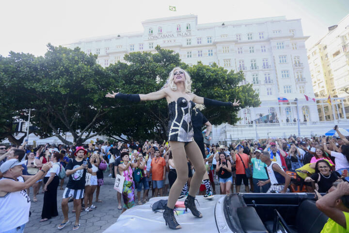 Madonna delights Rio with massive free concert on Copacabana beach ...